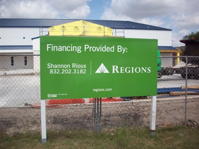 How to Design an Eye-Catching Commercial Real Estate Sign